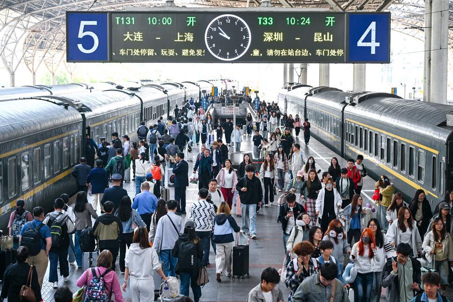 (Multimedia) China añade 1.641 trenes para satisfacer creciente demanda ...